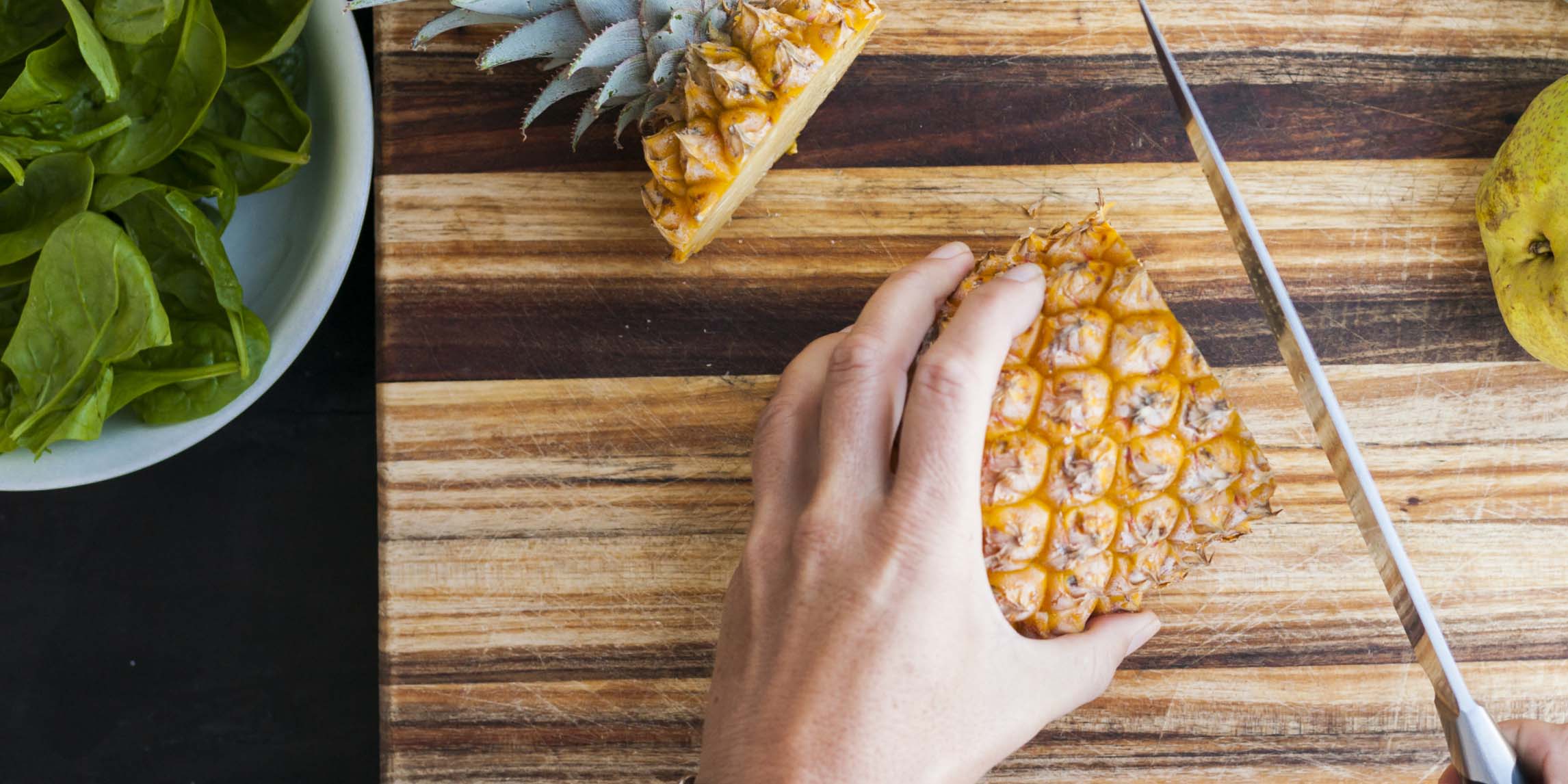How To Cut A Pineapple Easily Cutting Up A Pineapple In 4 Steps How To Cut A Pineapple Easily Cutting Up A Pineapple In 4 Steps