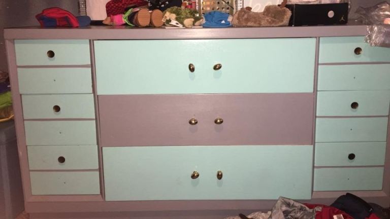 Pink and grey drawers store