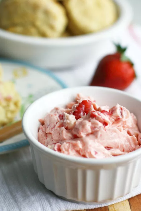 20 Easy Fresh Strawberry Recipes - What To Make With Strawberries